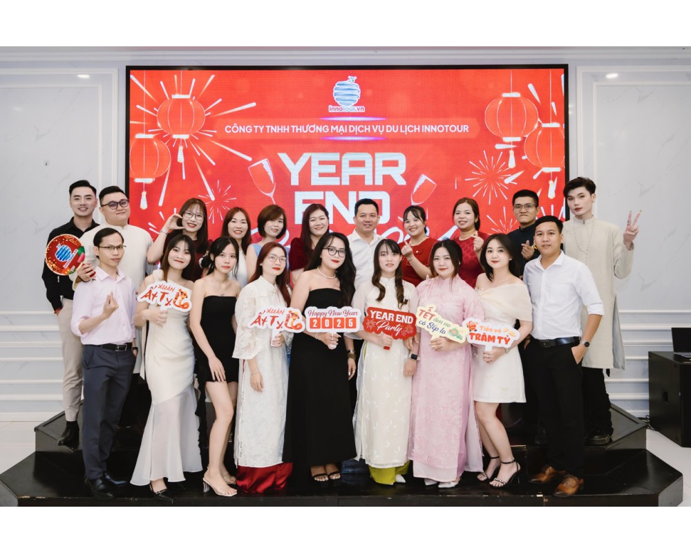 Sự kiện Year End Party 2024 với chủ đề "Đổi mới toàn diện - Vững bước ...